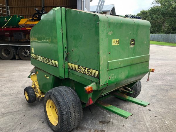 John Deere 575 Round Baler | Halse